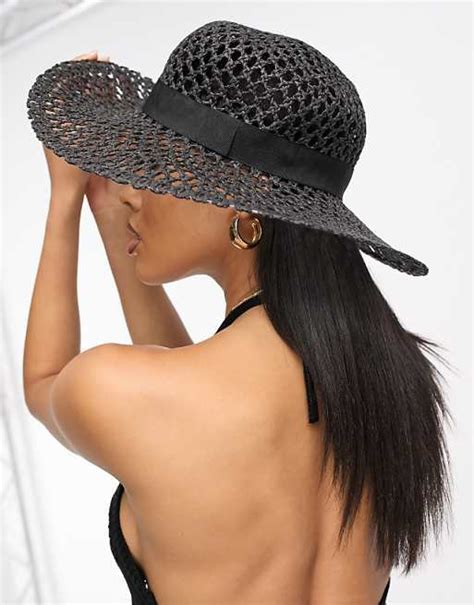 Black Floppy Hat Beach