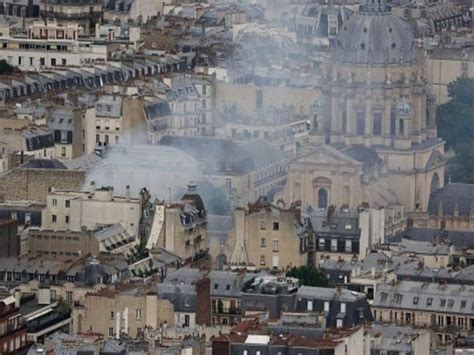 France 16 Injured As Gas Explosion Destroys Building In Paris