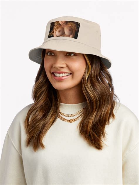 Gorro de pescador grandes tetas y cuerpo sexy desnudos femeninos desnudo femenino erótico