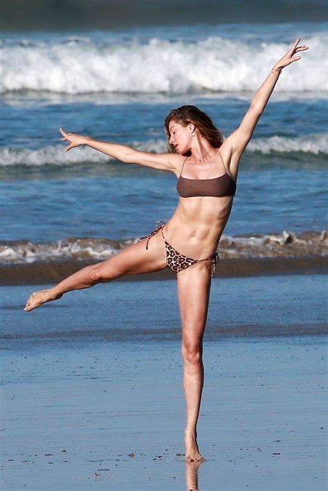 Gisele Bundchen Photoshoot On The Beach In Costa Rica 03082020