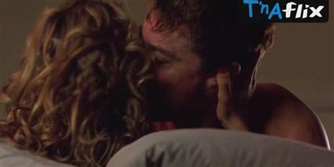 Uma Thurman Butt Breasts Scene In Mad Dog And Glory