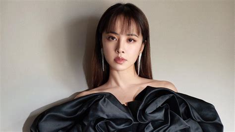 南京驚喜現身！霸氣女王蔡依林回歸 全黑透視裝美胸被看光