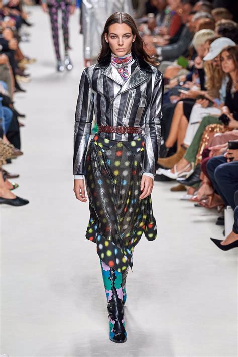 더쿠 스압주의 탑 모델 비토리아 세레티