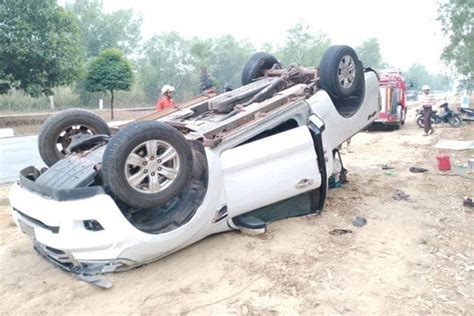 ရန်ကုန် မန္တလေး အမြန်လမ်းတွင် ကားမှောက်ပြီး ဘုန်းကြီး ၁ ပါးနှင့် လူ ၆ ဦး ဒဏ်ရာရ