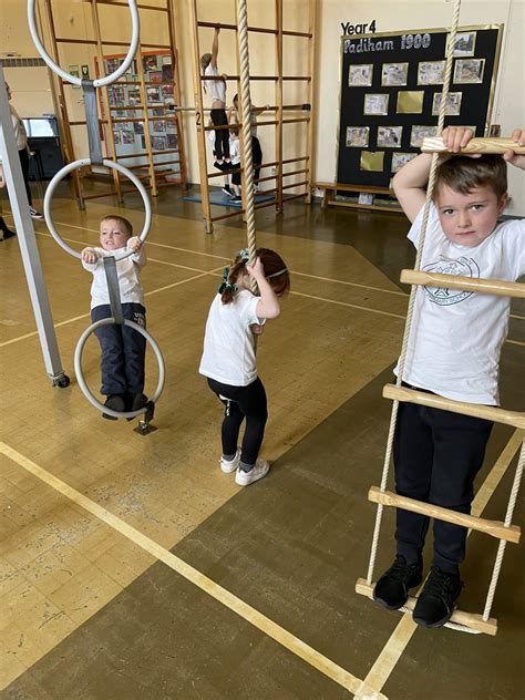 Padiham Green Pe On Twitter Class R Working On Their Climbing Skills In Pe This Week 💪