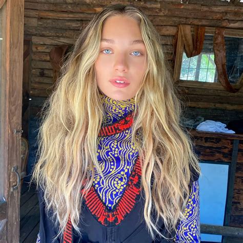 Maddie Ziegler Scrolller