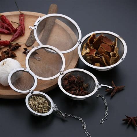 1pc 3 크기 스테인레스 스틸 차 여과기 infuser 차 잠금 공 차 스파이스 메쉬 상자 조미료 공 절인 공 주방 용품