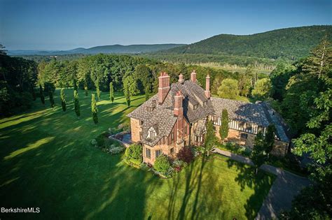 1929 Berkshire Cottage On 44 Acres In Lenox Massachusetts Pricey Pads