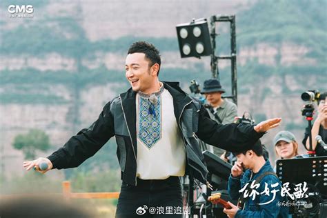 尼格买提因为演绎家乡民歌《百灵鸟》尼格买提 热合曼民歌百灵鸟新浪新闻