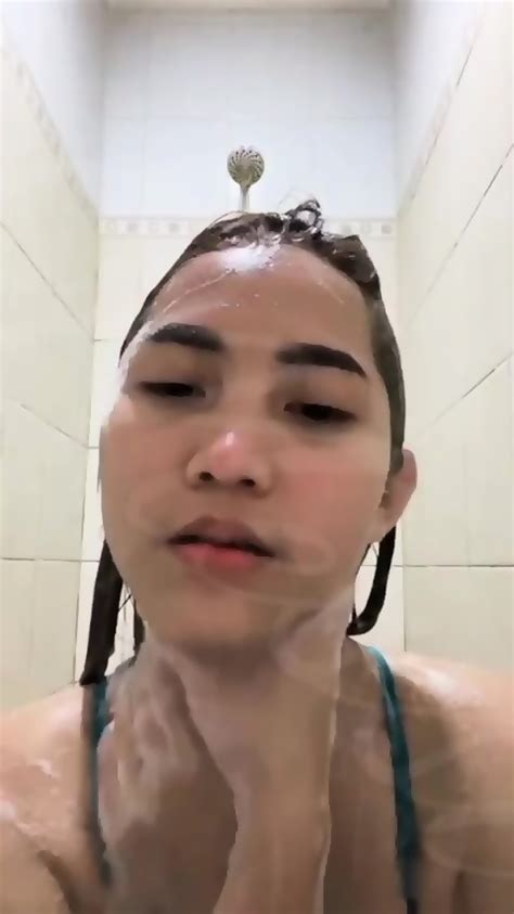 Indo Bokep Sis Cybel Live Tomando Una Ducha Eporner