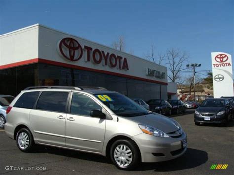 2009 Silver Shadow Pearl Toyota Sienna Le 7437556 Photo 4 Gtcarlot