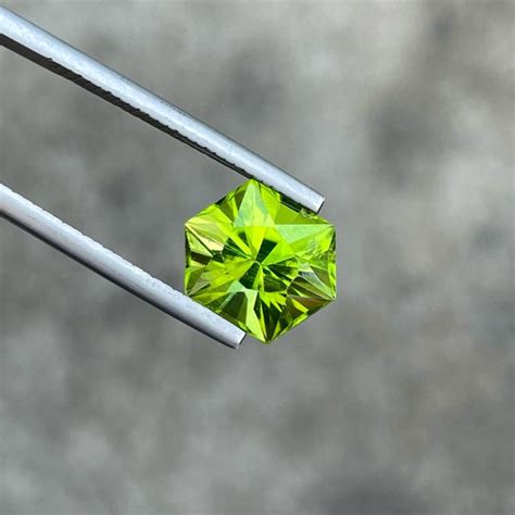 Outstanding Natural Green Peridot Gemstone 485 Carats Pakistani