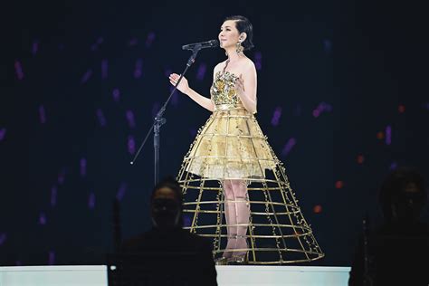 張清芳返場台北6套全新戰袍 胡瓜阿芳合體 A Lin牽手對唱 墨新聞 More News