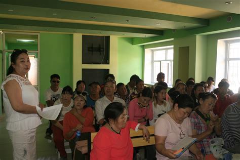 ДАРХАН СУМЫН 8 ДУГААР БАГИЙН ИРГЭДЭД ХУУЛЬ ЭРХ ЗҮЙН МЭДЛЭГ ОЛГОХ