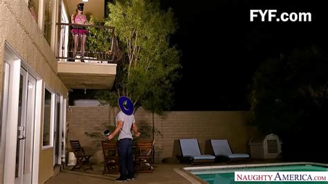 Mardi Gras Pussy Flash Search