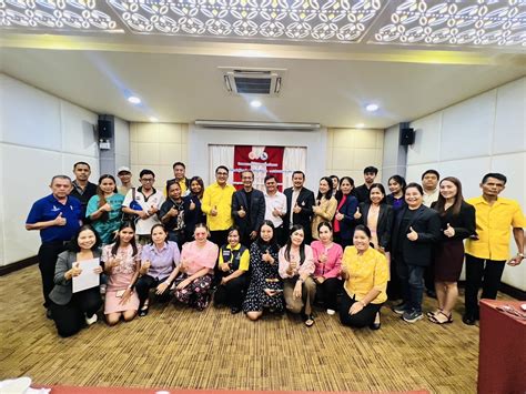 Wu Corporate Communication Officer Delivers Special Lecture To Nakhon