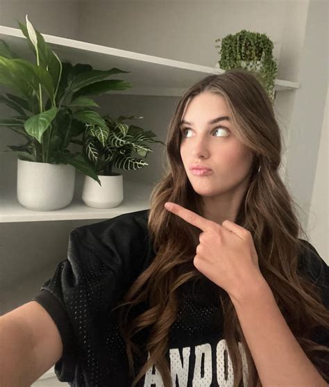 Savannah Clarke Live Stream Video And Photos 04102023 • Celebmafia