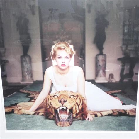 Lot A Large Decor Print Lady Daphne Cameron