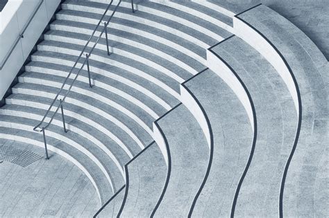 Value At Risk Var Vs Expected Shortfall Es