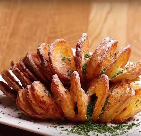 How To Make Amazing Tornado Potatoes Food Fanatic