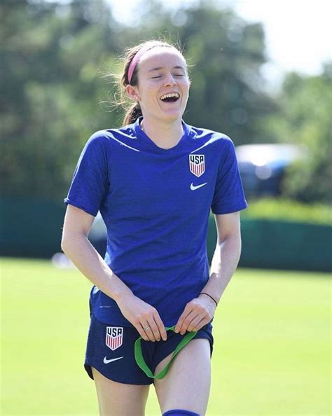 Pin By Fuller Kate Holt On Usa Womans Soccer Team Womens Soccer Womens Soccer Uswnt