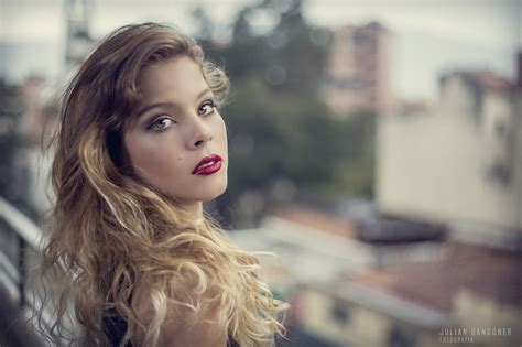 1080p Hazel Eyes Teenager Lipstick Red Lipstick Focus On