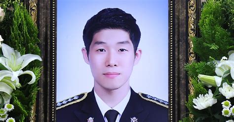 ‘70대 중국인 구조 숨진 이재석 경장 한중 추모물결中 영웅 명복 빈다”