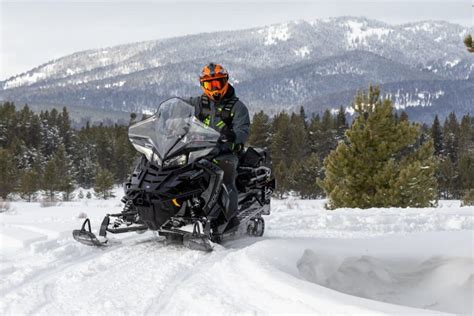 2024 Polaris Titan Adventure Prostar S4 Test Snowmobile Passion
