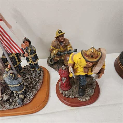 Fireman Figurines Vanmark Red Hats Of Courage 911