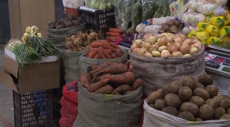 Макро эдийн засгийн үзүүлэлт сайн байгаа ч иргэдийн амьдралд нөлөөлөхгүй байна МОНГОЛ ТВ