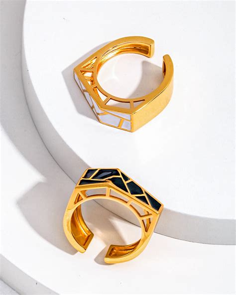 Angular Crown Avasolle