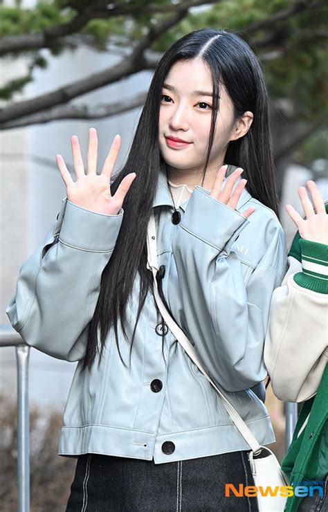 트리플에스 김유연 여신의 손인사 [포토엔hd] 네이트 뉴스