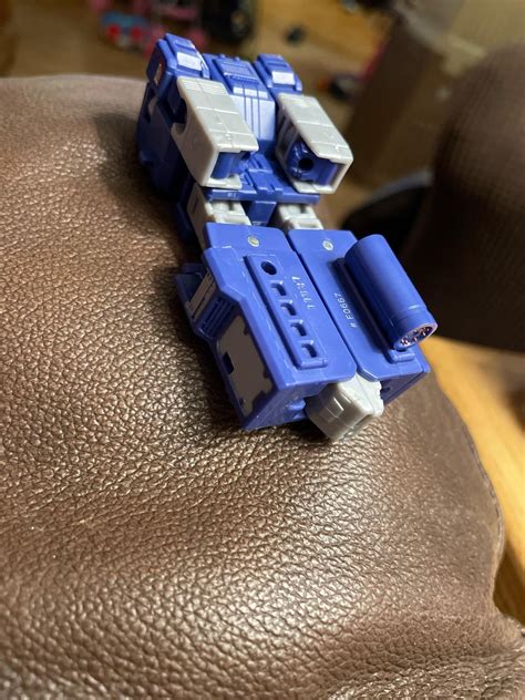 Core Class Soundwave Spaceship Mode R Transformers