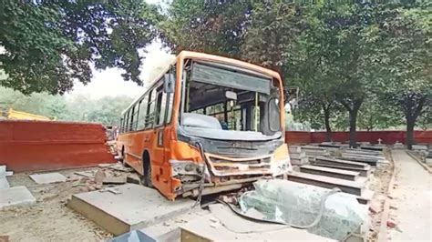 Cluster Bus Rams Through Cemetery Wall In Central Delhi Video Delhi