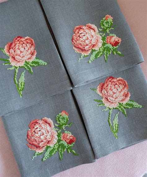 Сервировка стола Машинная вышивка Вышивка крестиком Сервировка стола Машинная вышивка Скатерти