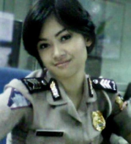 Foto Polwan Polwan Cantik Di Indonesia Loverlem Blog