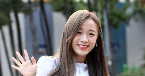 사진 에이프릴 진솔 과즙미 팡팡