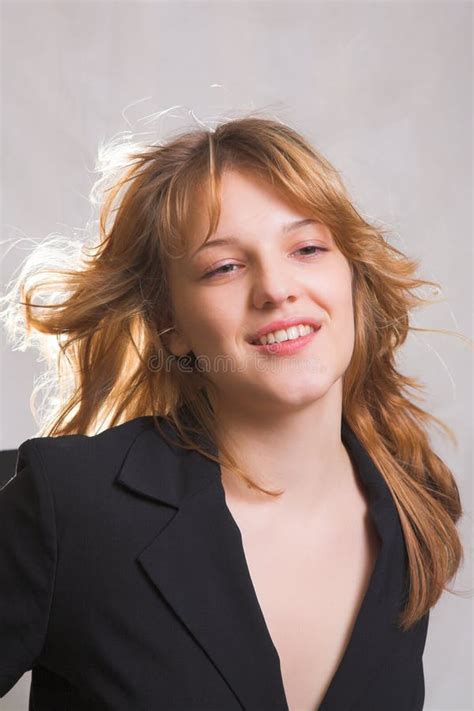 Junge Frau Stockbild Bild Von Mädchen Haar Behaart 1641131