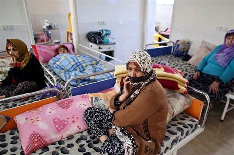 ببینید روایت تلخ کتک خوردن یک زن به خاطر به دنیا آوردن فرزند دختر و