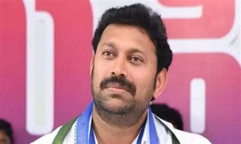 సీబీఐ ఎదుటకు ఐదోసారి అవినాష్ రెడ్డి Kadapa Member Of Parliament Ys