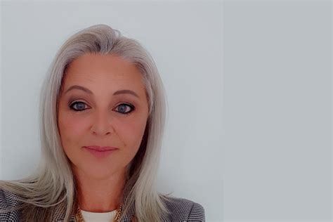 Sarah Smithson Glass And Glazing Products Magazine Ggp