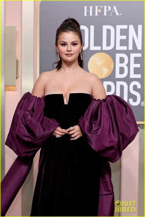Intip Busana ala Selena Gomez yang Bisa Jadikan Inspirasimu