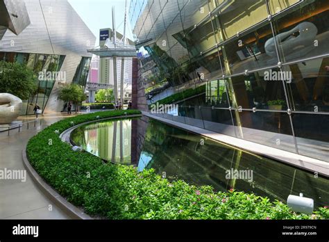 Nevada Usa 09 06 21 A Semicircular Garden Surrounds The Small