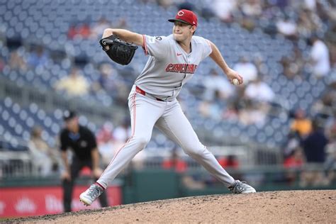 Nick Lodolo Lanza Su Primer Juego Completo Y Rojos Blanquean 5 0 A