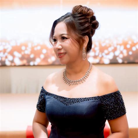 นางสาวอัญชิสา แสงฉิม นักเรียนระดับชั้น ปวช 2 3 สาขาวิชาการตลาด ฑูตวัฒนธรรมไทย จีน ศูนย์