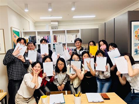 대구독서모임 나를위함 대구글쓰기모임 마음씀 글로 만나는 너와 나 우리 깊고 진하게 만나요 심리전문가와 함께 쓰는 내 마음 속 비밀스러운 순간들 전문가가 읽어주는 내