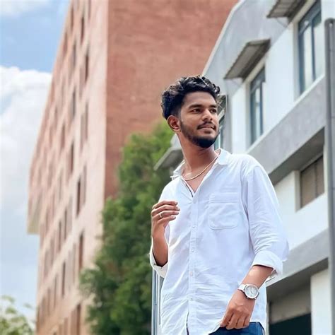 𝐊𝐚𝐫𝐭𝐡𝐢𝐤𝐞𝐲𝐚𝐧 𝐃𝐮𝐫𝐚𝐢𝐬𝐚𝐦𝐲 (@karthi.ds_) • Threads, Say more
