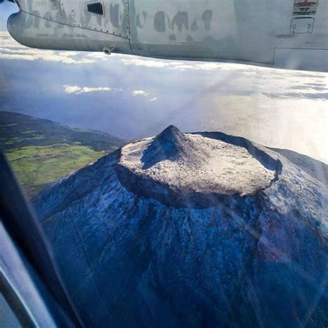 Montanha Do Pico Ilha Do Pico Açores Scrolller