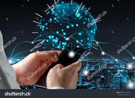 스마트 시티의 고급 통신 및 글로벌 스톡 사진 1851036391 Shutterstock