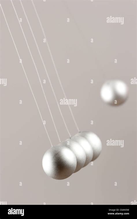 Newtons Cradle Hi Res Stock Photography And Images Alamy